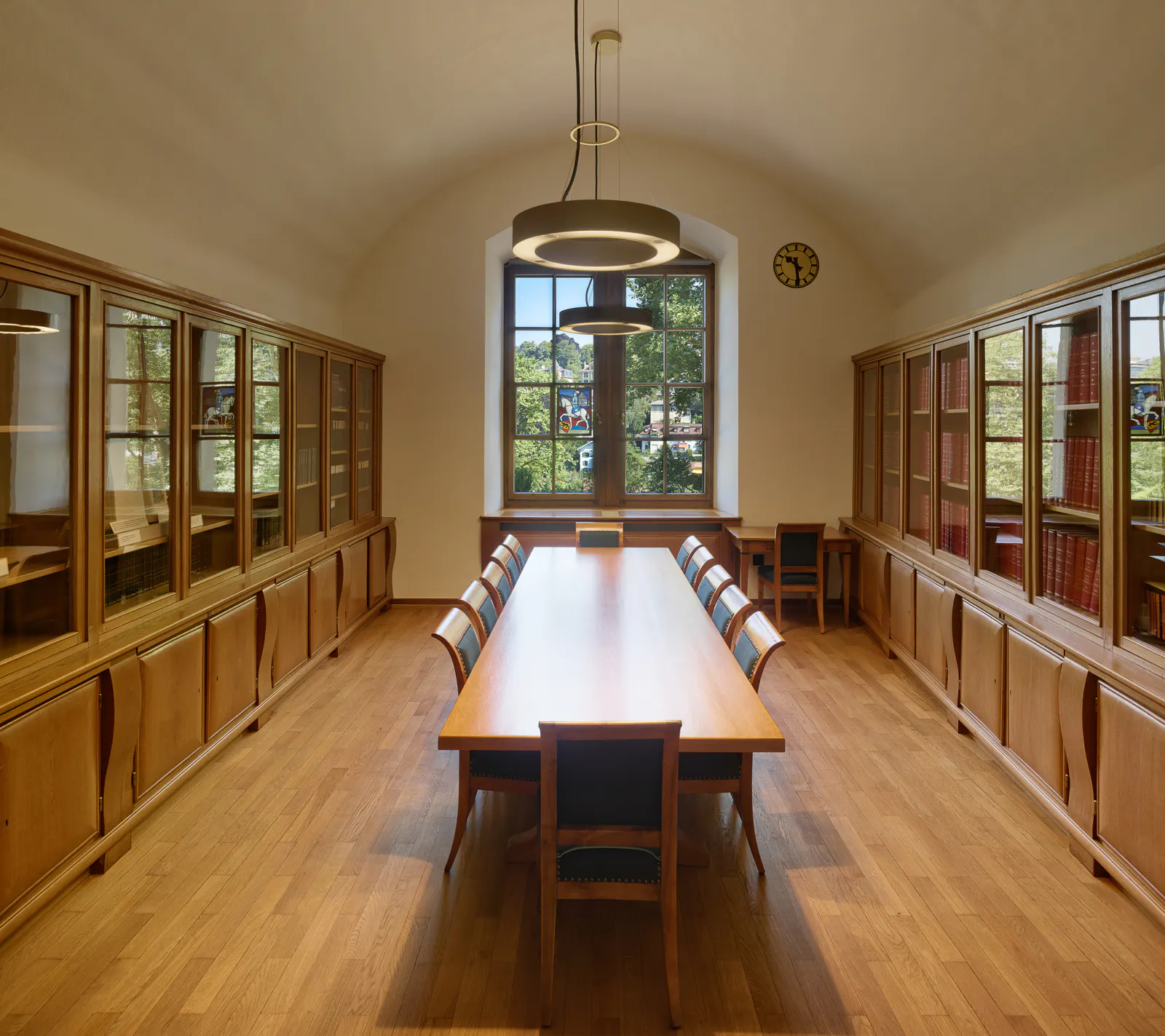 Ein Sitzungszimmer im Rathaus Bern mieten