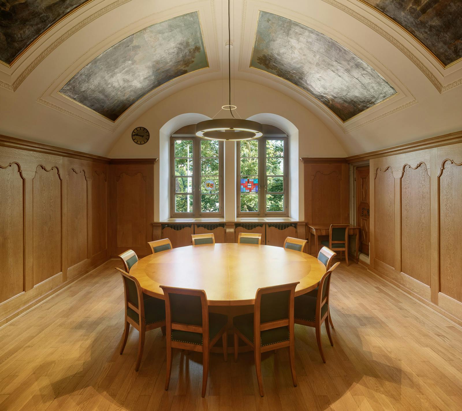 Ein Sitzungszimmer im Rathaus Bern mieten